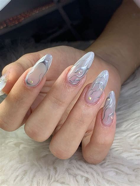 Uñas Flamas Efecto Espejo Diseño De Uñas Metálico Uñas Metálicas