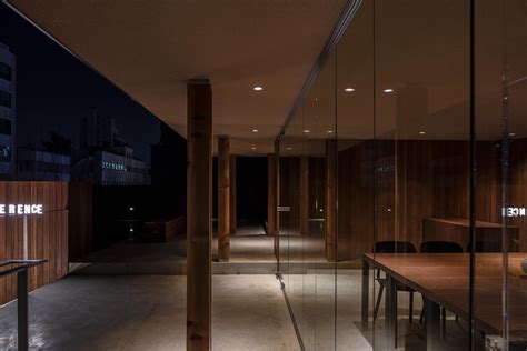 ISOI Flagship Store – THE FIRST PENGUIN