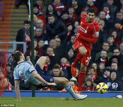 Andy Carroll Set To Miss Manchester United Clash As West Ham Striker