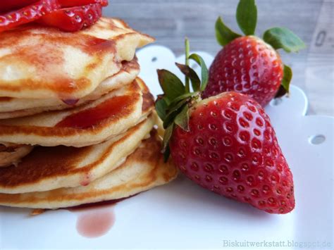Pancakes Mit Erdbeeren Und Cranberry Sirup Oder Auch S E Fr Hst Cksideen Biskuitwerkstatt