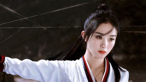 網評「古裝劇最颯俠女」top 10！彭小苒俠氣、楊冪霸氣，李沁《狼殿下》帥成經典