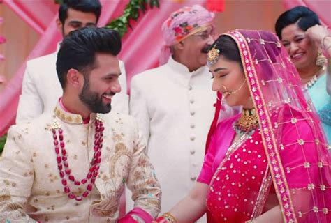 Rahul Vaidya Disha Parmar Wedding New Pictures From Mehendi Ceremony