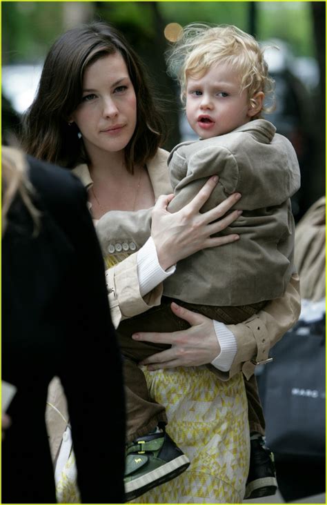 London Love Fashion Liv Tyler Hot Wallpapers Collection
