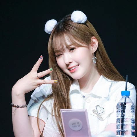 Pin Von 𝐍𝐞𝐧𝐝 𝐭𝐢s 𝐥𝐨𝐯𝐢𝐨𝐧 Auf Celebrity Korea