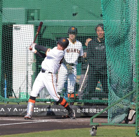 巨人期待のドラ3が松井秀喜臨時コーチを質問攻め 11日紅白戦無安打「初めて言われた」解決策に納得 スポーツ報知