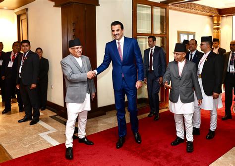 कतारी अमिरको सम्मानमा दिवाभोजको आयोजना
