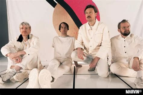 Django Django Prosigue Su Exploración Sonora Y Le Pone Voz Japonesa