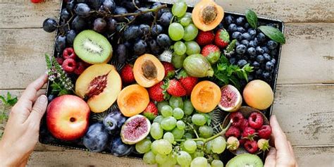 10 Lowest Calorie Fruits According To Nutritionists