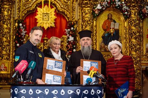 Нова різдвяна марка Укрпошти який має вигляд та що символізує Суспільство Stopcor