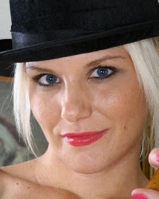 Fit Blonde Porn Pics Xxx Photos Sex Images Pictoa