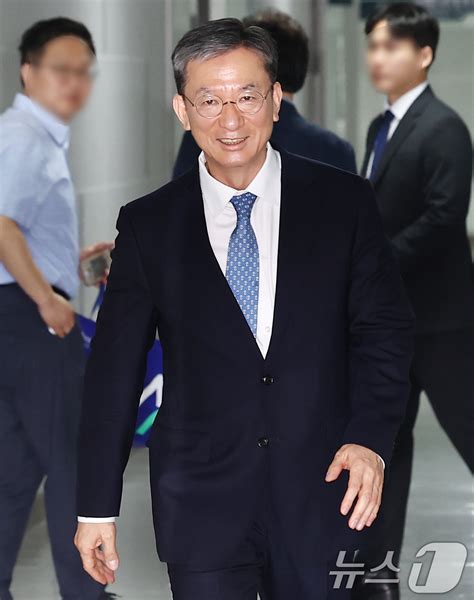 밝은 표정의 정성호 법무부 장관 후보자 뉴스1