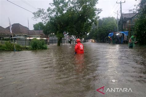 Banjir Dan Tanah Longsor Landa Titik Di Kota Sukabumi Jawa Barat ANTARA News