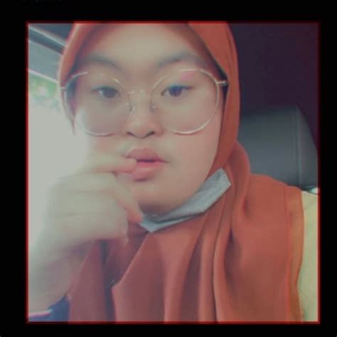 M A R D H I A H G H A F A R Mochigirls21 • Threads Say More