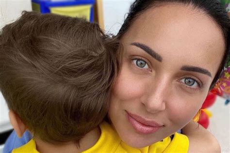 Сын Алсу и Яна Абрамова впервые вышел в свет Вокруг ТВ