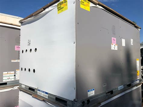 Carrier 10 Ton Rtu Cooling Only Package Unit W Economizer 208 230v 3 P