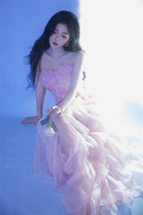 孔雪儿穿粉色抹胸裙仙气十足 美腿若隐若现好撩人 搜狐大视野 搜狐新闻