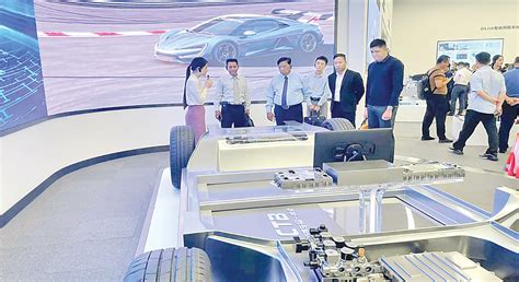 တရုတ်နိုင်ငံ၌ ရောက်ရှိနေသည့် စက်မှုဝန်ကြီးဌာန ပြည်ထောင်စုဝန်ကြီး မော်တော်ယာဉ်များ ထုတ်လုပ်သည့