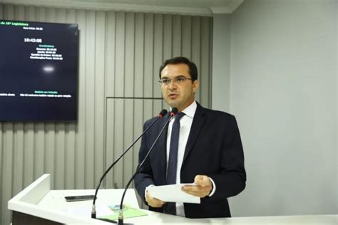 Mateus Assayag presta contas das ações como presidente da Câmara de