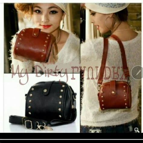 Black Ladies Messenger Bag Leather Rivet Decoration