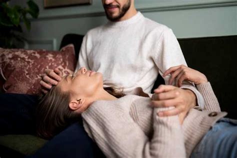 7 Ways To Beat Loneliness In A Relationship