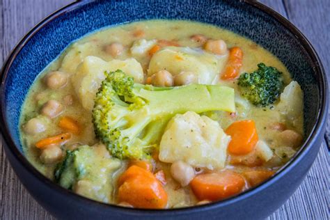 Curry Met Kabeljauw En Groenten Met Vijf Aan Tafel