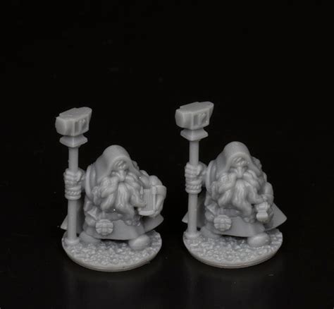 Forge Priest Dwarfs Varus Miniatures 10mm Scale Etsy