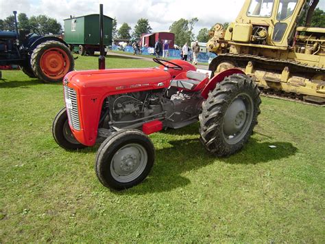 Massey Ferguson Products By Series Tractor And Construction Plant Wiki Fandom Powered By Wikia