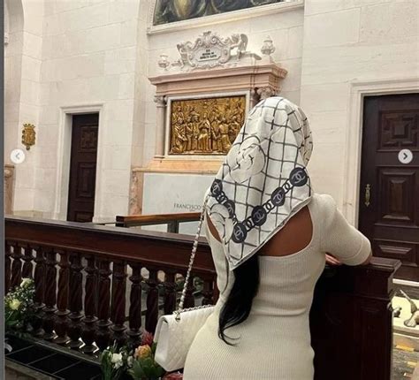 حجاب جورجينا يثير الجدلقصة ارتدائها له