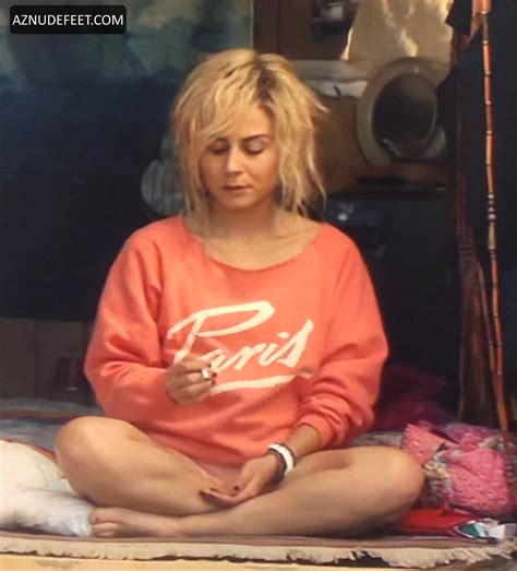 Della Saba Feet Aznudefeet