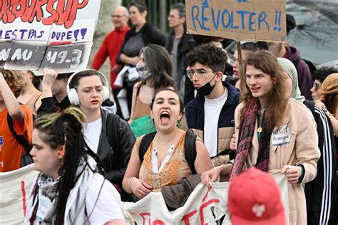 On Ira Jusqu Au Bout Dans Les Rues De Clermont Ferrand La Radicalit Assum E D Une Jeunesse