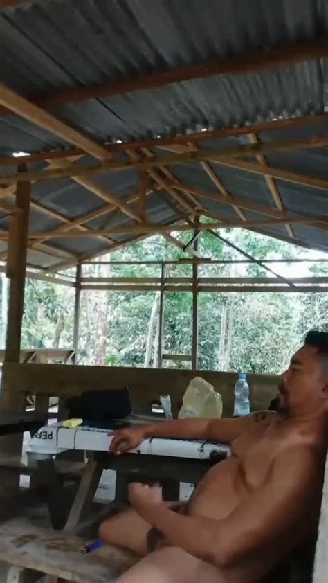 Indo Uncle Finding Good Spot To Jerk Off