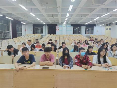青鸟展翅·就业引航数学与大数据举办就业指导讲座 数学与大数据学院