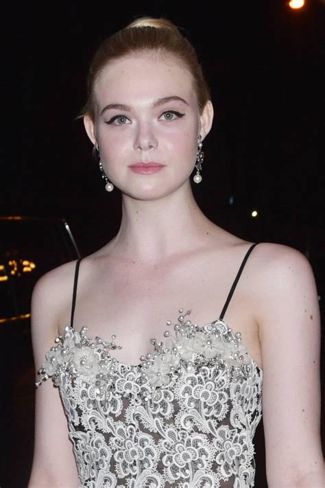 Elle Fanning Cleavage Porn Pictures Xxx Photos Sex Images 3645046