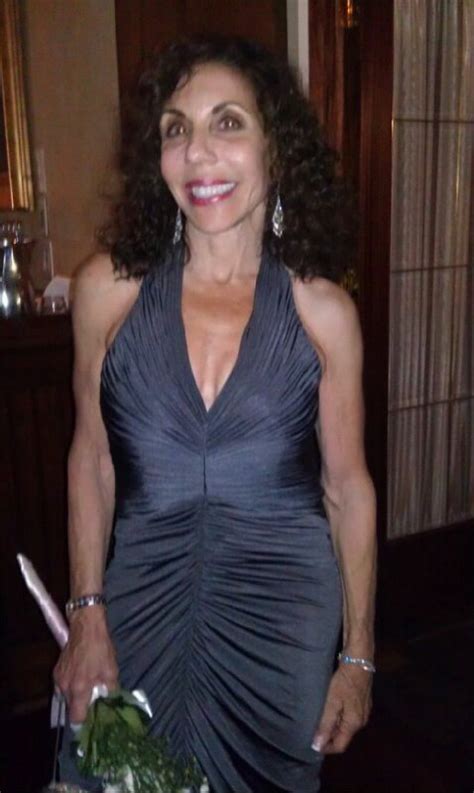 8 Hot Sexy Diddly Bikini Pics