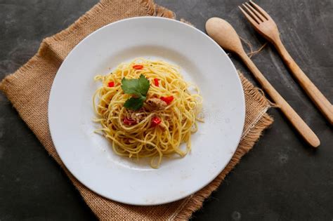 Aglio E Olio Italian Pasta Spaghetti Aglio Olio E Pepperoni