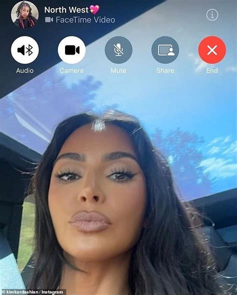 Kim Kardashian Exibe Uma Exibição Peituda E Mostra Suas Famosas Curvas