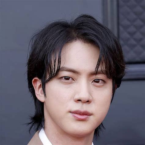Bts Community Post このハンサムすぎるジンくんが王子様すぎる💗👑 毎日bts 月曜日ジンくん🐹🦙
