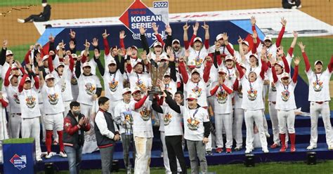 Ssg 랜더스 창단 두 시즌 만에 통합 우승韓 프로야구 정복