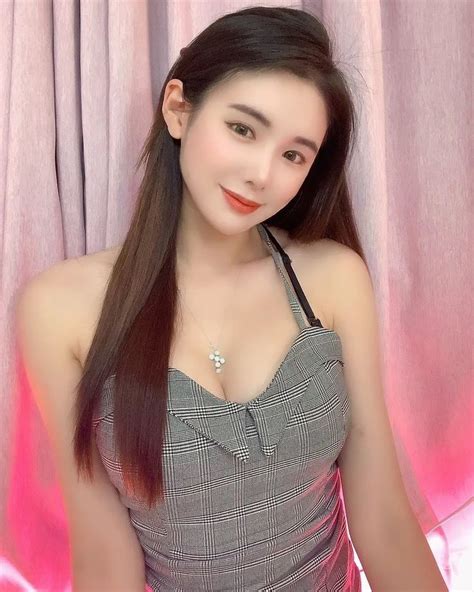 박준호 박쭈노 Adlı Kullanıcının 여자모델 Panosundaki Pin