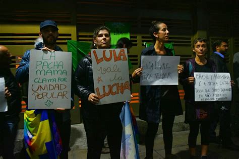 Argentina Movilización Frente A La Embajada De Brasil En Buenos