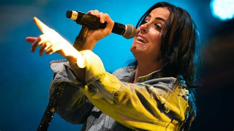 Beloved Country Singer Lost Use Of Both Legs Amid Health Crisis Parade