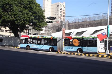 臺中市政府全球資訊網 市政新聞 聖誕老人快閃幹線公車 中市交通局加碼抽好禮