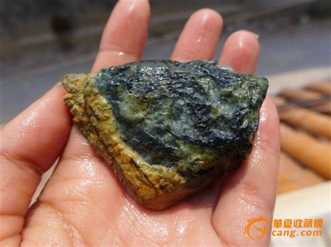 墨翠原石皮壳图片 河里的玉石原石图片 角花古砖材质贴图 大山谷图库