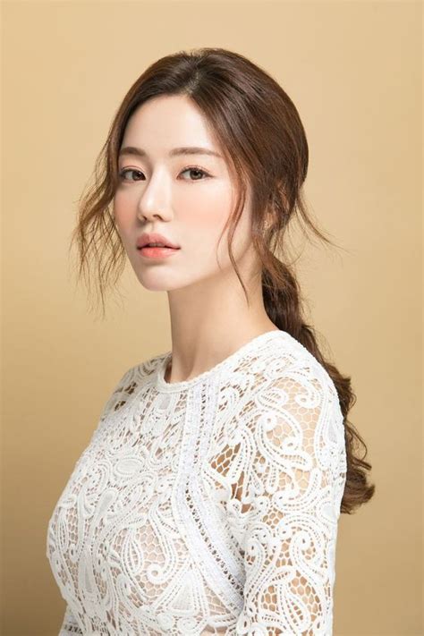 ปักพินโดย 유흥업소소개밤인싸 ใน 오피 문화 แต่งหน้าเจ้าสาว ทรงผม