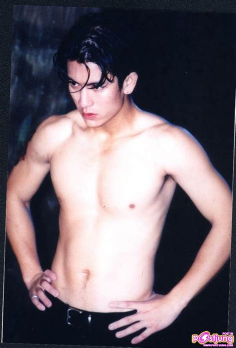 ดาราหนุ่มหล่อเปลือยท่อน