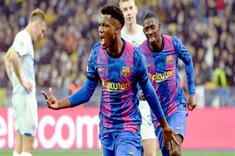 قائمة برشلونة لمباراة رايو فاليكانو في الدوري الإسباني عودة فاتي