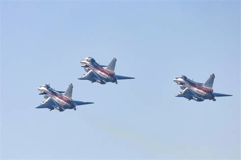 空军八一表演队亮相迪拜，中国歼 10c抢中东市场 星岛环球网
