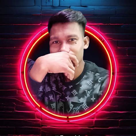 អា មុំ អា មុំ Added A New Photo