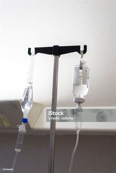 병원 방에서 Iv 드립 백의 어두운 이미지 0명에 대한 스톡 사진 및 기타 이미지 0명 가방 가정의 방 Istock