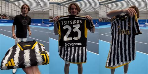 Tsitsipas La Maglia Della Juve In Regalo E Il Vecchio Siparietto Con Djokovic